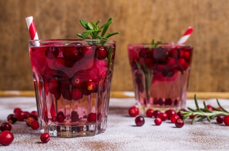 Russische Spezialitäten: 25 typisch russische Gerichte, Getränke und ...