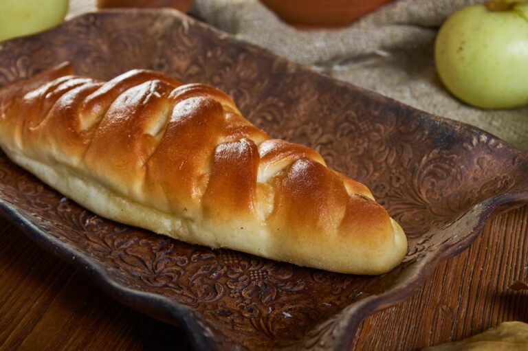 Russische Spezialitäten: 25 typisch russische Gerichte, Getränke und ...