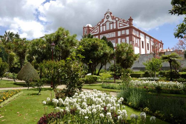 Azoren Sehenswürdigkeiten - Die 22 besten Attraktionen