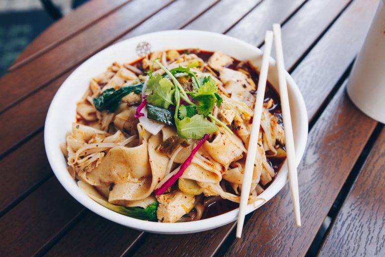 Chinesisches Essen: 22 Traditionelle Gerichte, Die Sie Probieren Sollten
