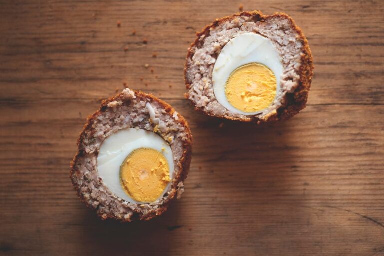 Englische Spezialitäten: 21 Typisch englische Essen, Die Sie Probieren ...