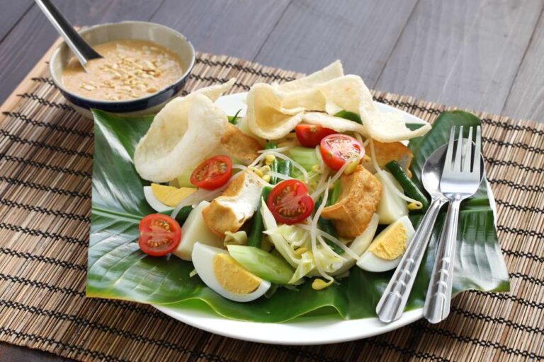Indonesisches Essen: Diese 18 indonesischen Spezialitäten sollten Sie ...